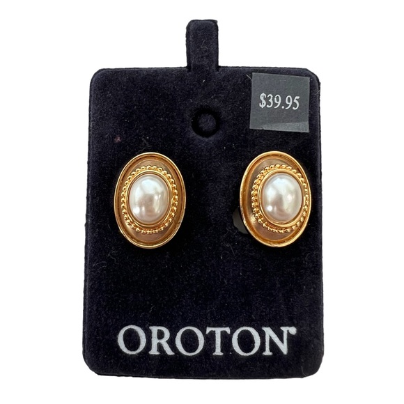 Oroton | Jewelry | Oroton Vintage Clip On Earrings Faux Pearl Gold Tone ...